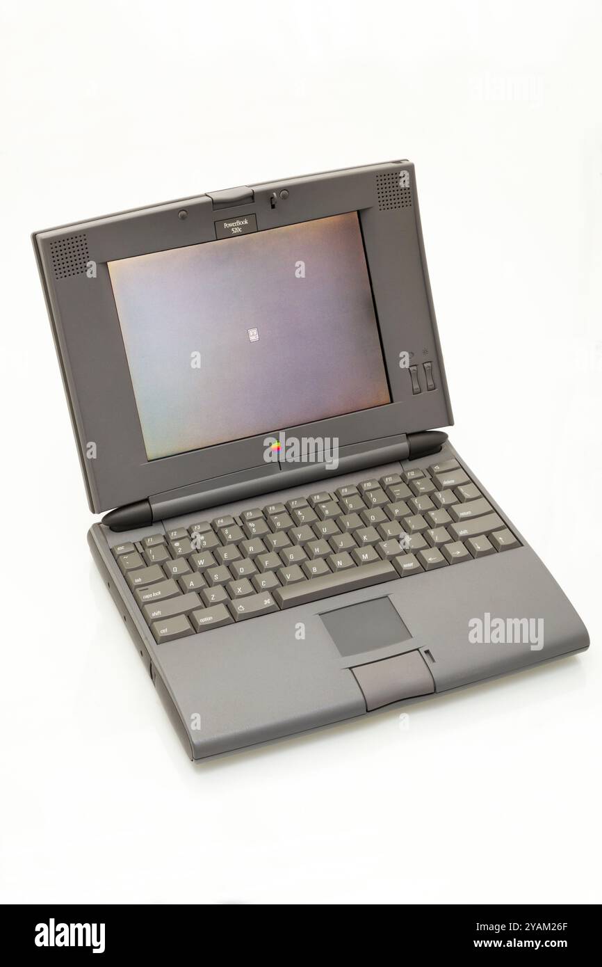 Mac computer 1990 hi-res stock photography and images - Alamy