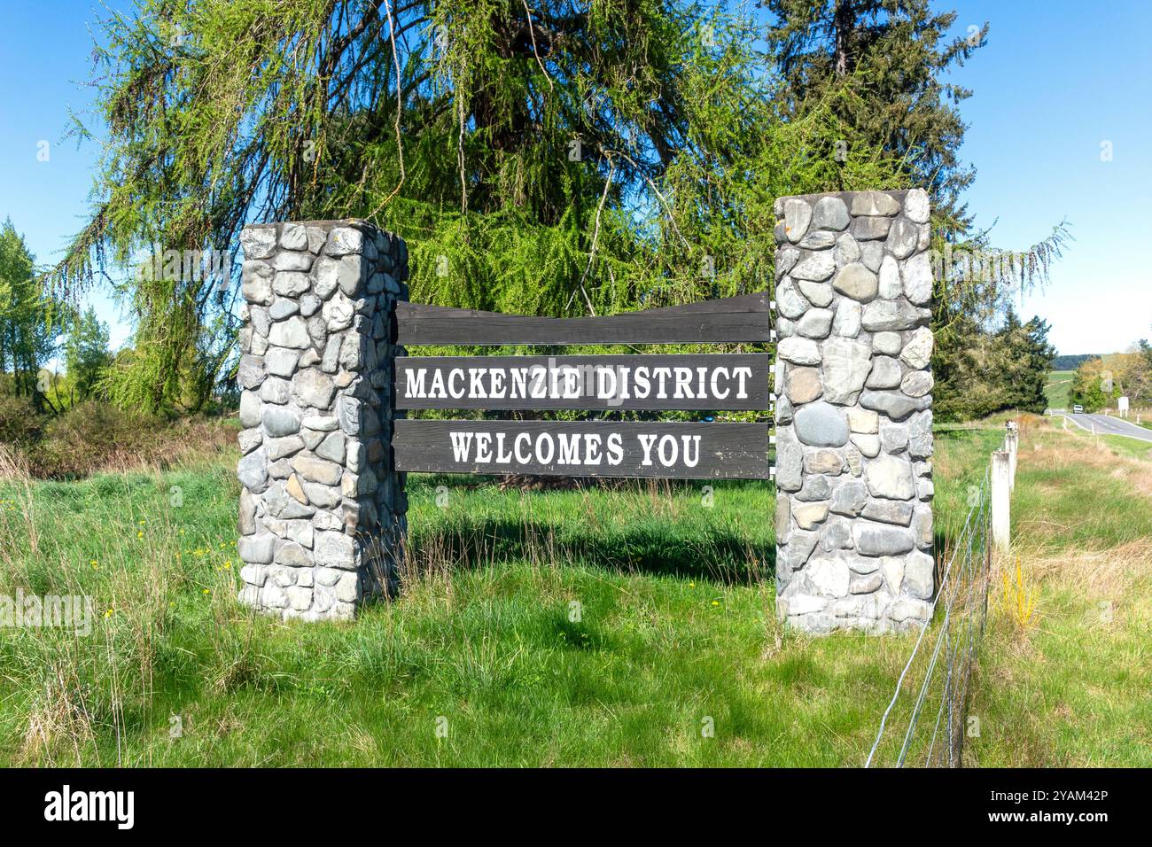 Welcome to MacKenzie District sign on Fairlie-Geraldine Highway RD 17 ...