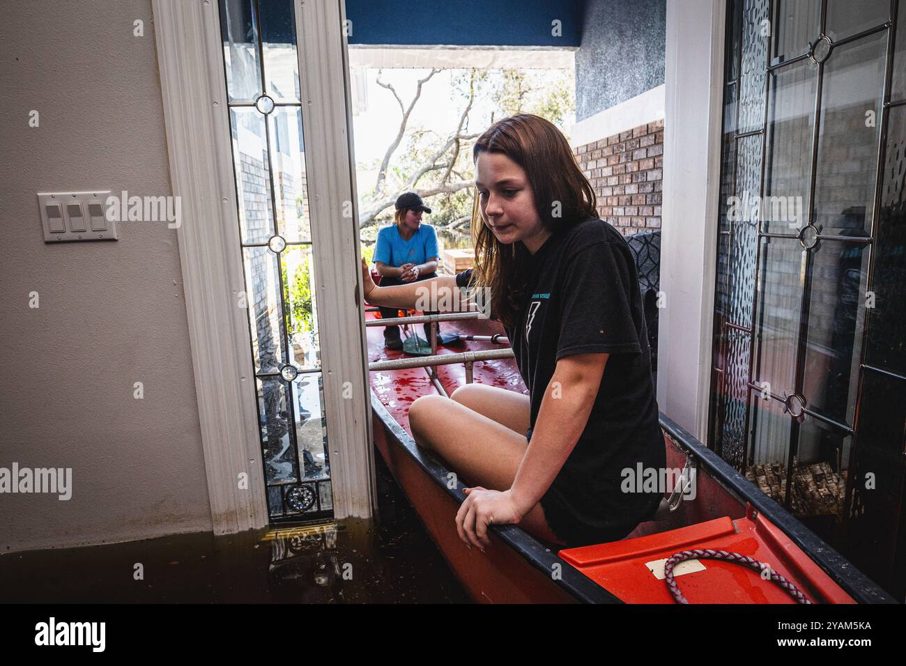 Zephyrhills, Florida, USA. 14th Oct, 2024. BROOKE CURTIS, back, and her ...