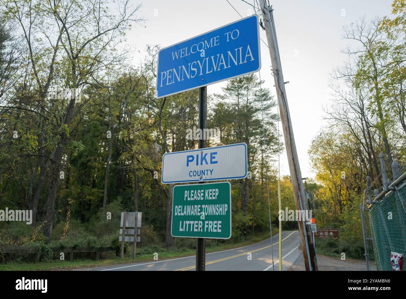 DINGMANS FERRY, Pa. – October 11, 2024: A Pennsylvania welcome sign is ...