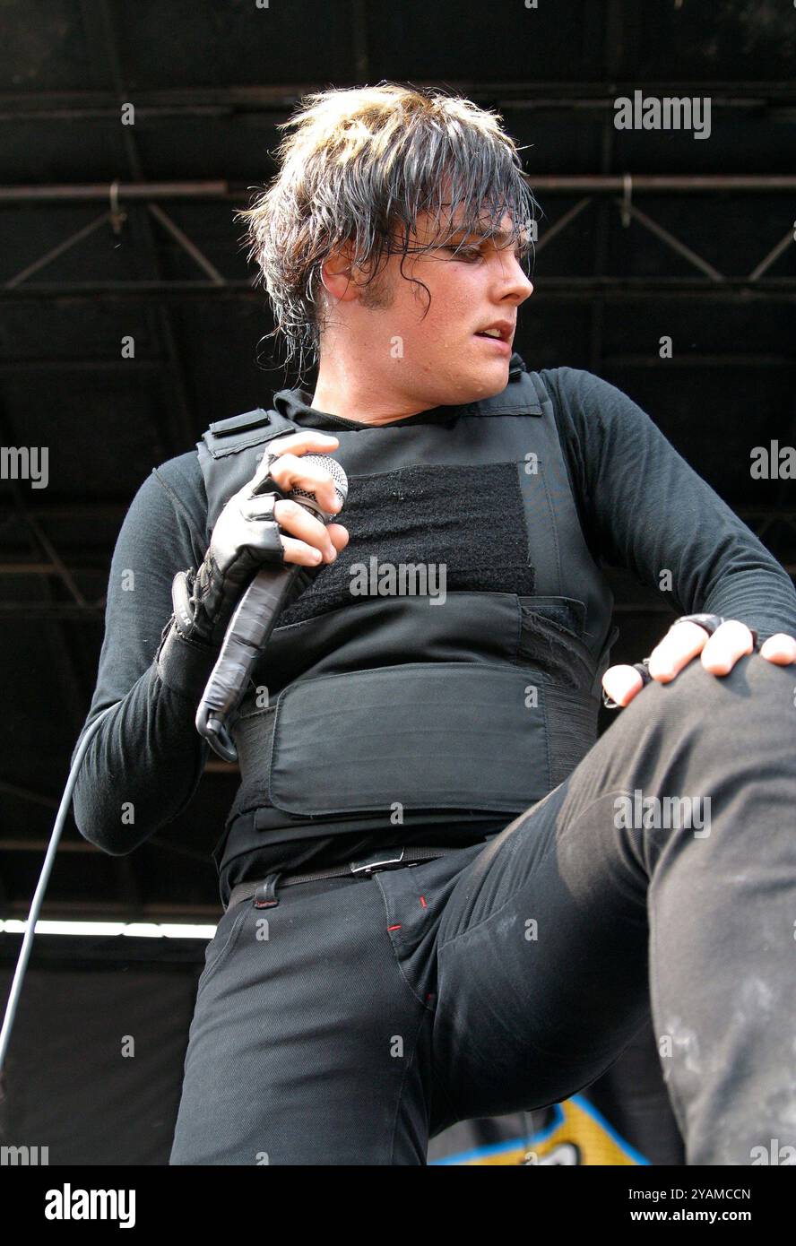 My Chemical Romance performing on the 2005 Warped Tour at The Tweeter ...