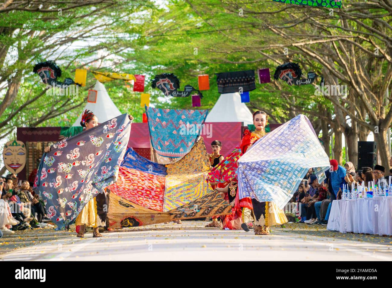The Second Kediri Fashion Batik Festival "Kadhiri Tutur Wikara" in ...