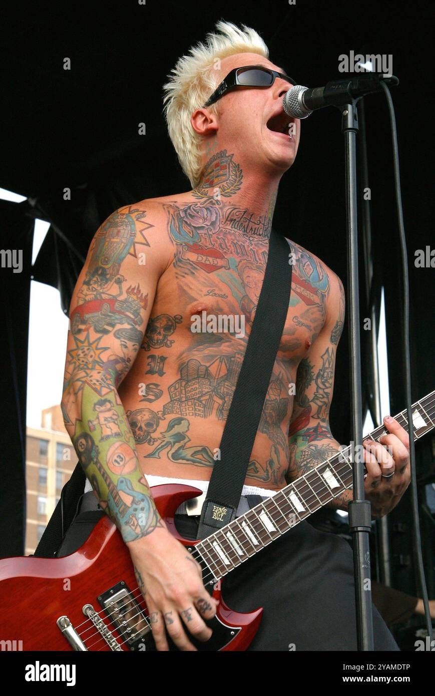 Mest performing on the 2005 Warped Tour at The Tweeter Center on August ...