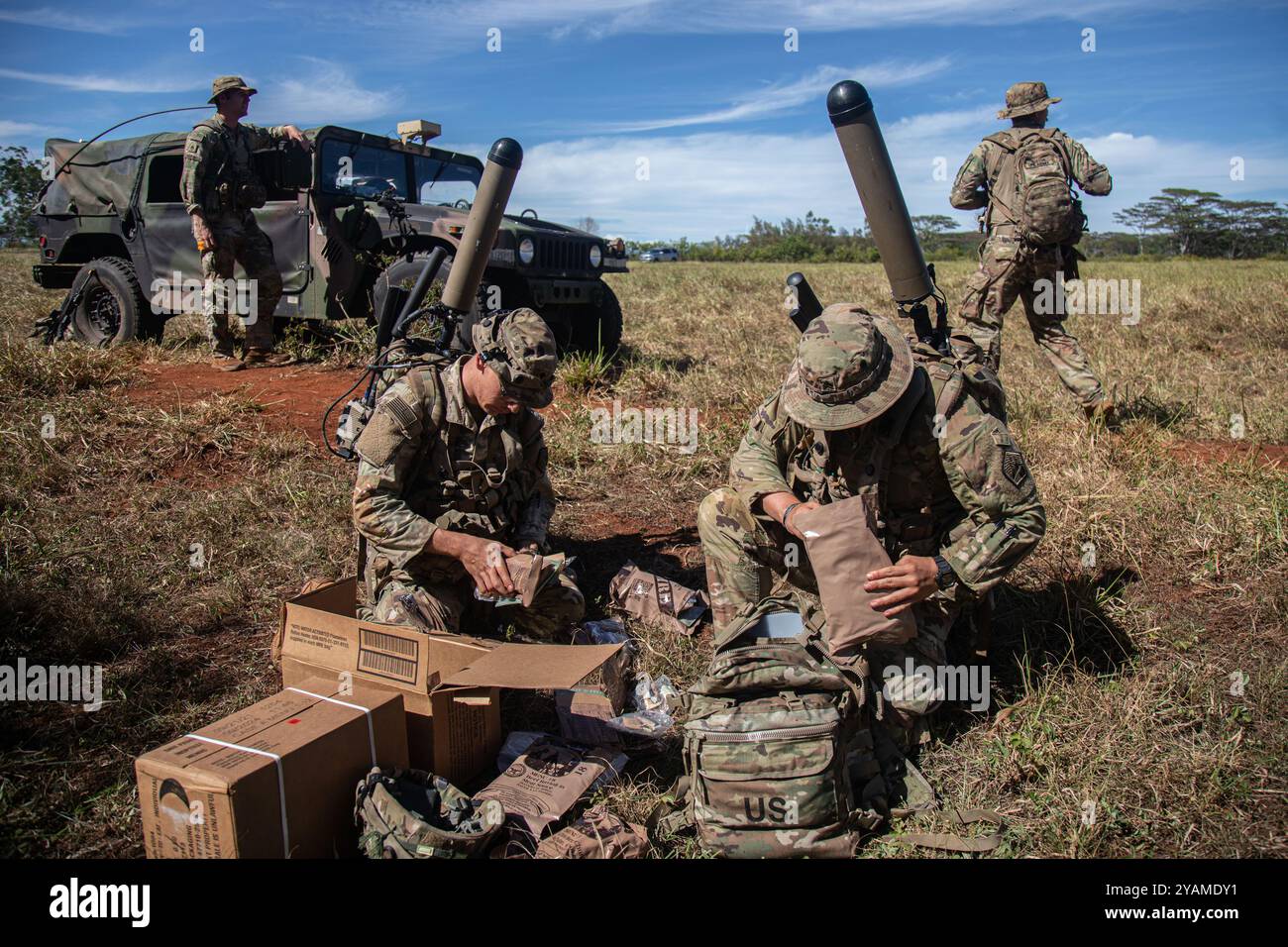 U.S. Army Soldiers assigned to the Expeditionary Firing Crew ...