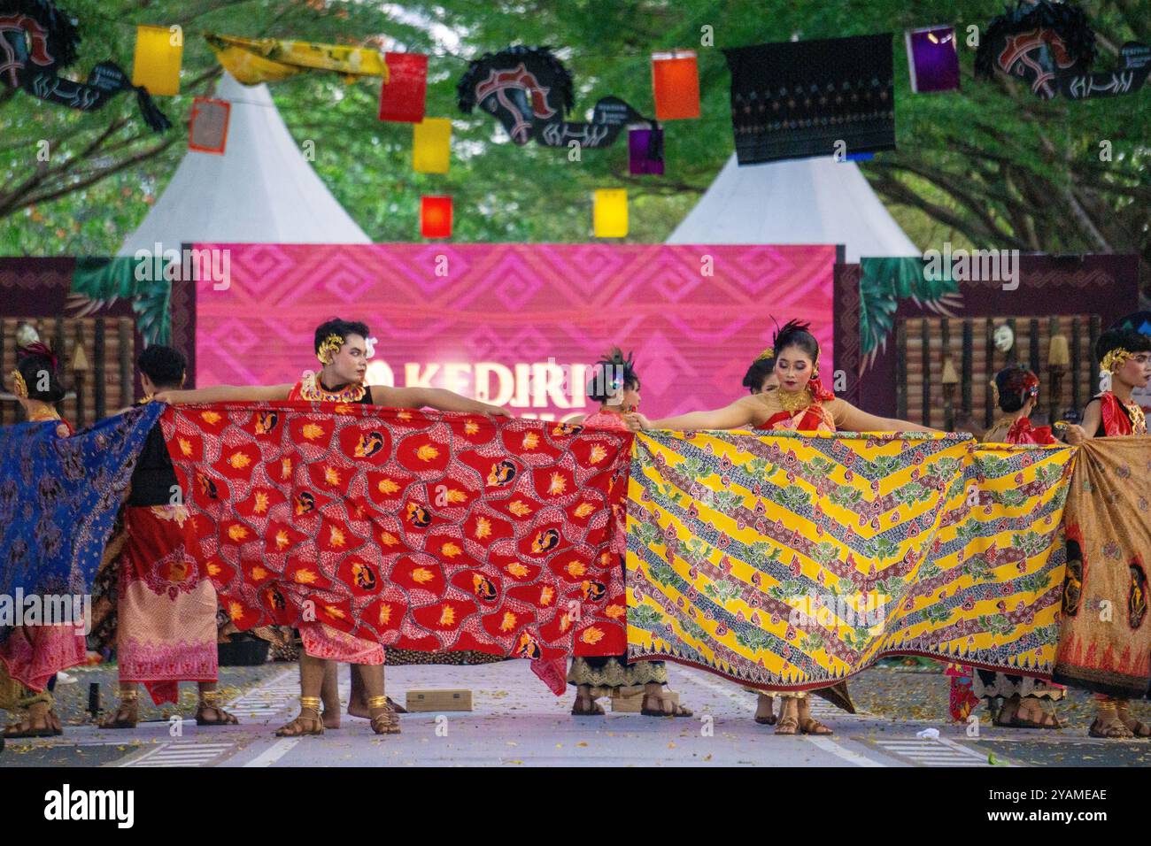 The Second Kediri Fashion Batik Festival "Kadhiri Tutur Wikara" in ...