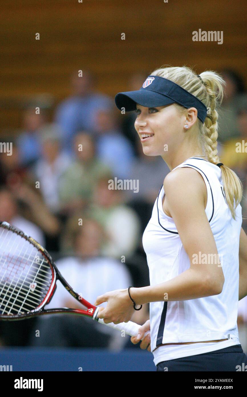 Anna Kournikova during the Advanta World Team Tennis Smash Hits at ...