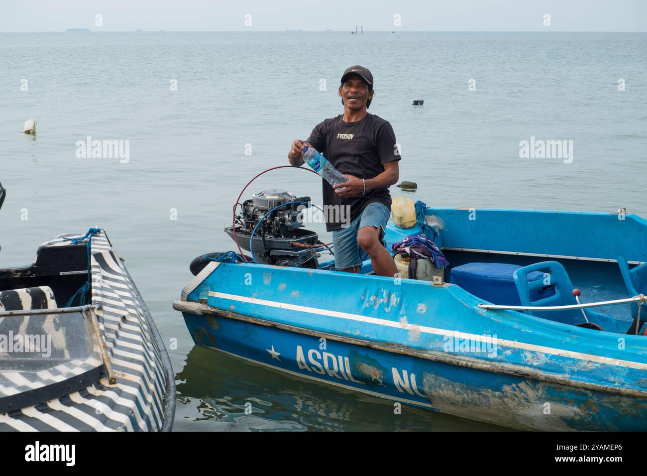 Asking for water hi-res stock photography and images - Alamy