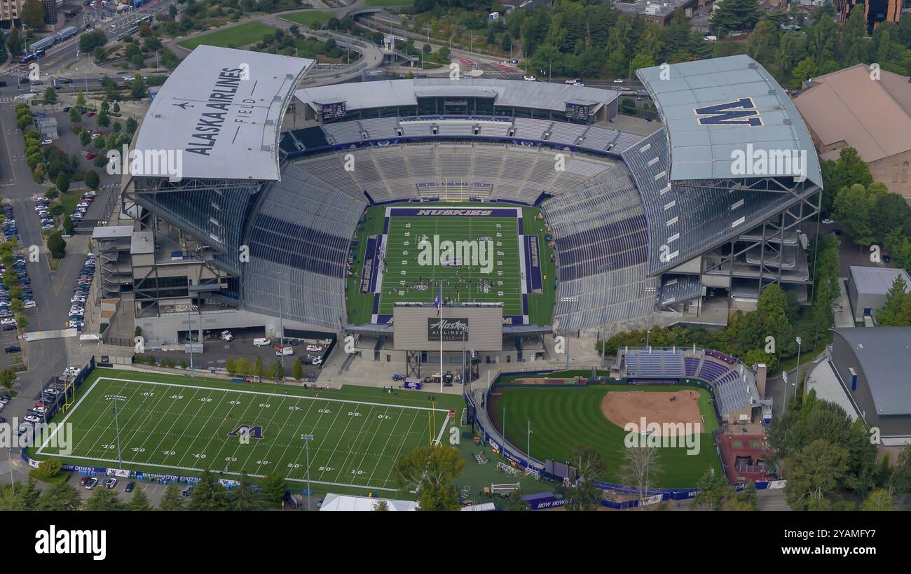 Aerial view of Husky Stadium (officially Alaska Airlines Field at Husky ...