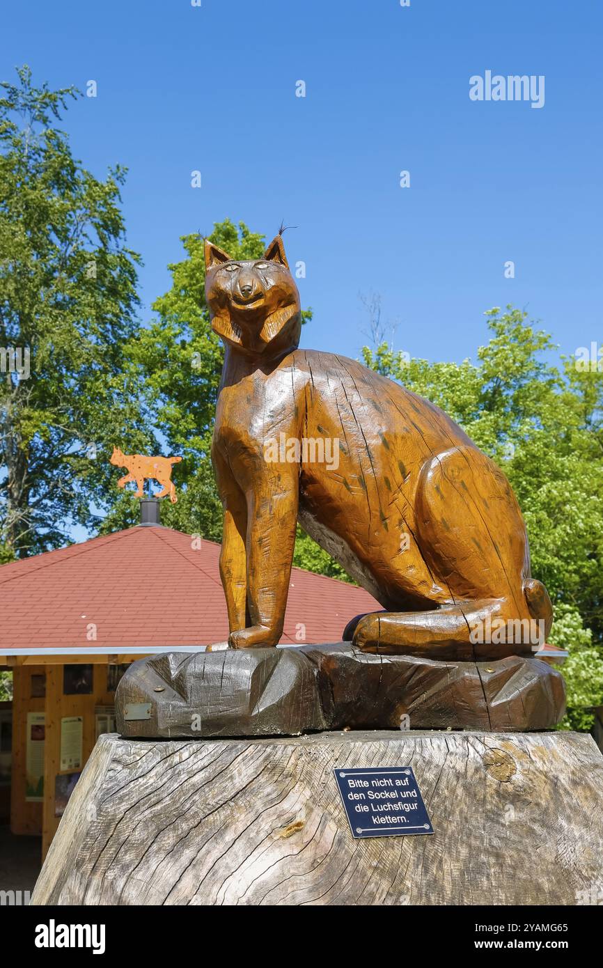 Lynx figure, wooden sculpture, lynx station, replica, big cat, lynx ...