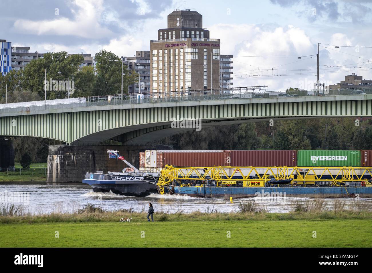 Container freighter Balance on the Rhine at Duesseldorf-Hamm ...