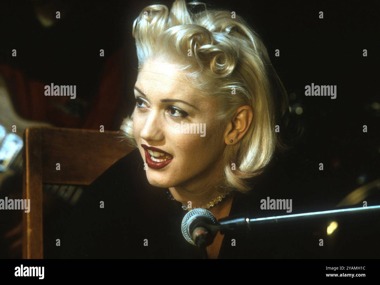 Gwen Stefani & No Doubt portrait during their Sunday Morning video ...