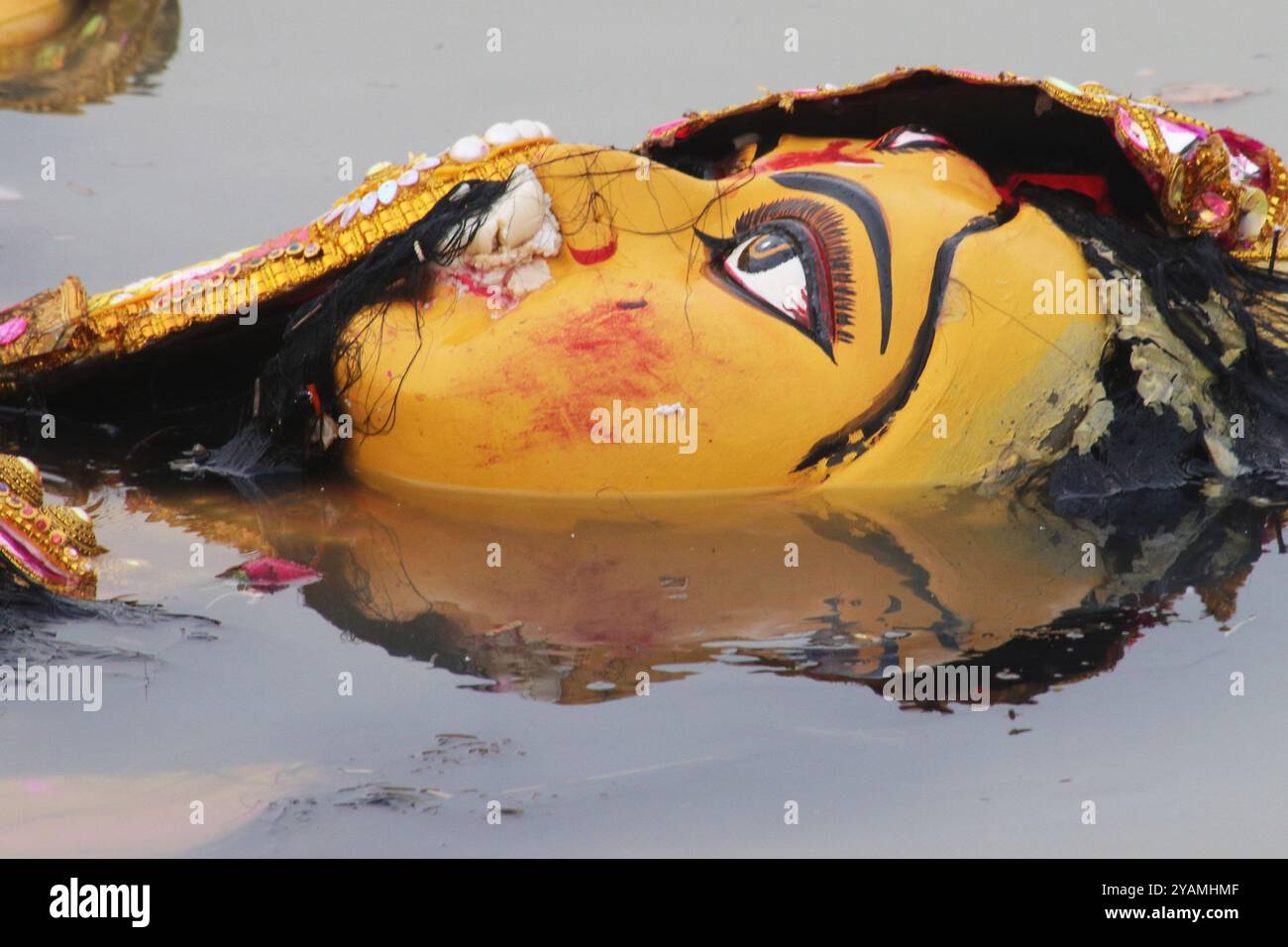 Immersion ceremony of durga puja hi-res stock photography and images ...