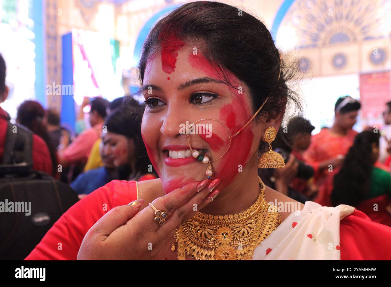 The Red Dot On An Indian Woman39s Forehead What Is It Indian Mark On