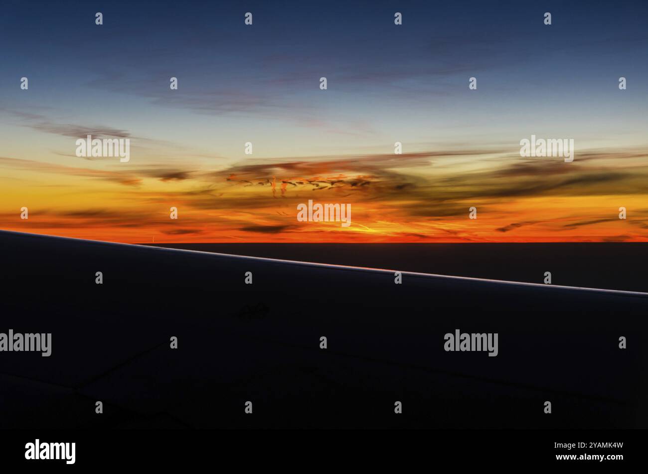 Sun glory airplane hi-res stock photography and images - Alamy