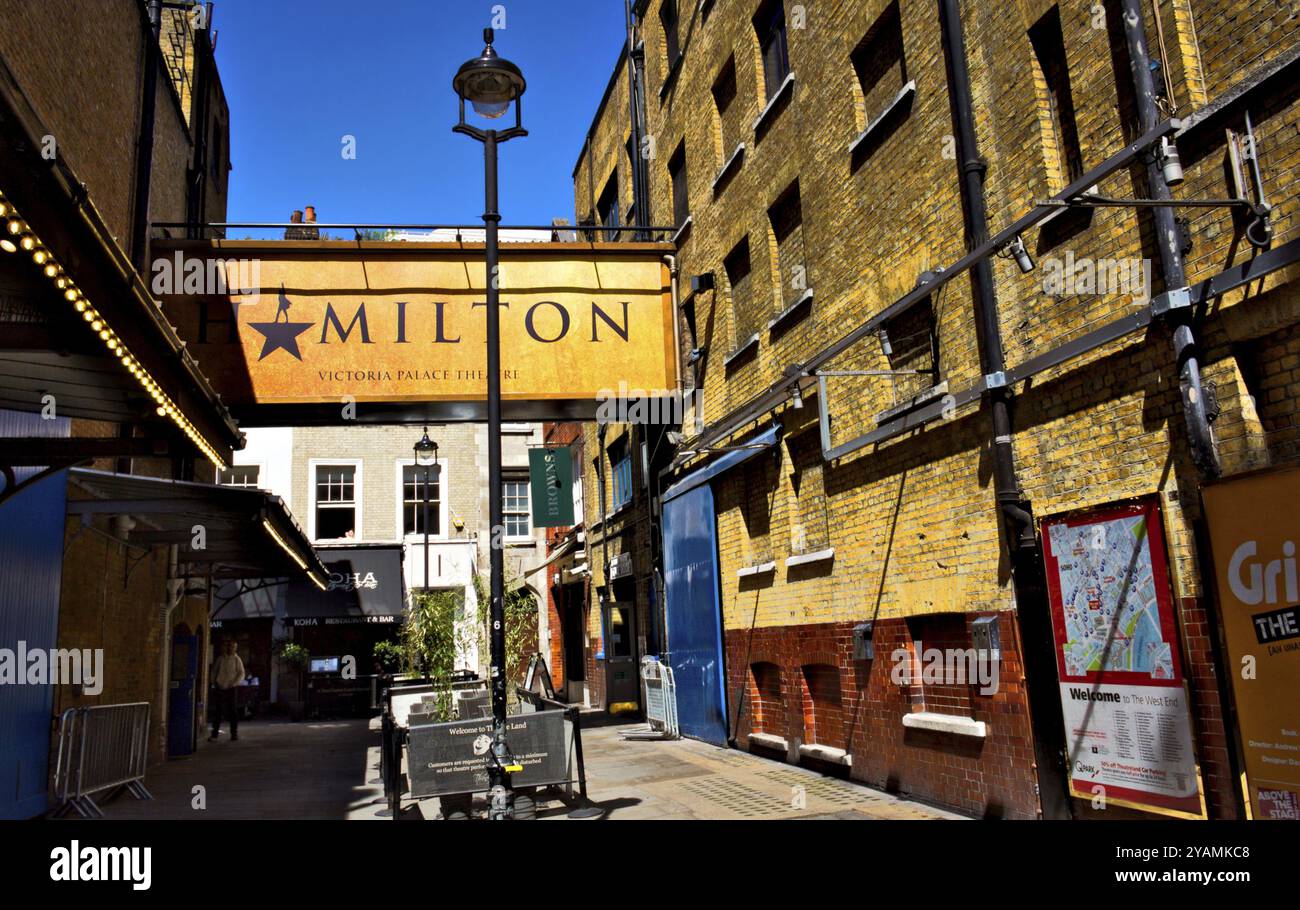 This photo shows the stage door area of the Victoria Palace theater- Hamilton Stock Photo - Alamy