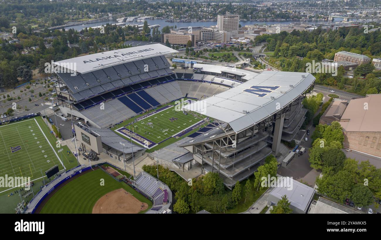 Aerial view of Husky Stadium (officially Alaska Airlines Field at Husky ...