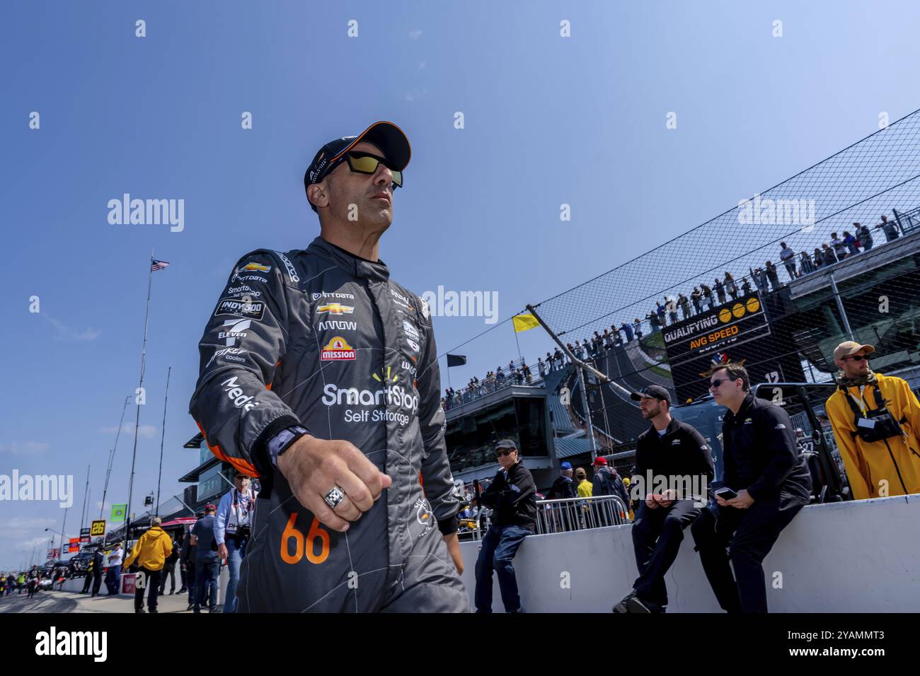 INDYCAR driver, TONY KANAAN (66) of Salvador, Brazil and his Arrow ...