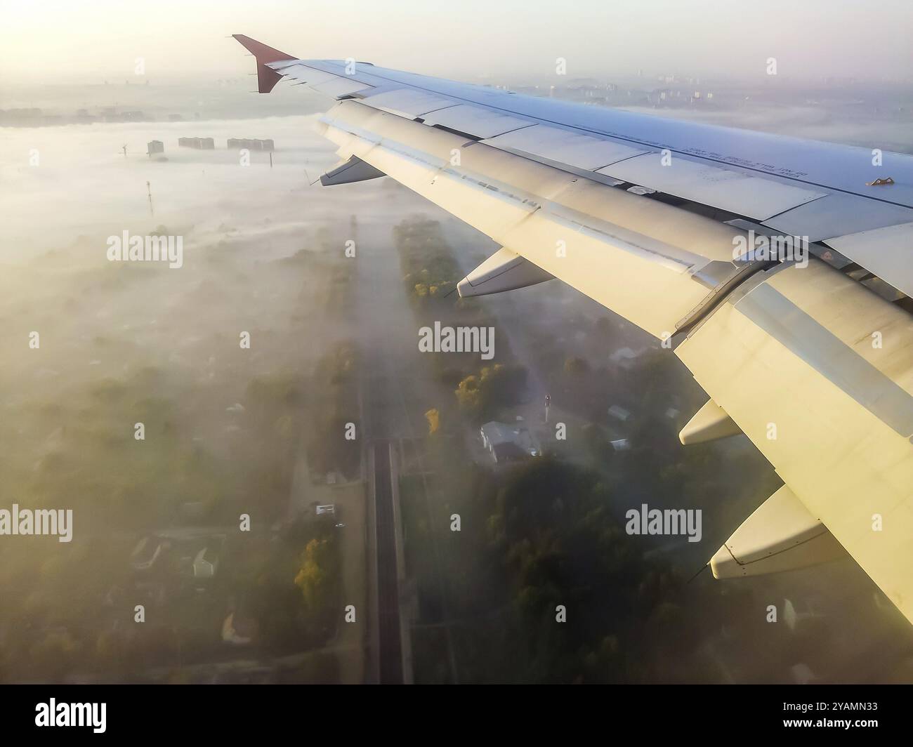 Sun glory airplane hi-res stock photography and images - Alamy