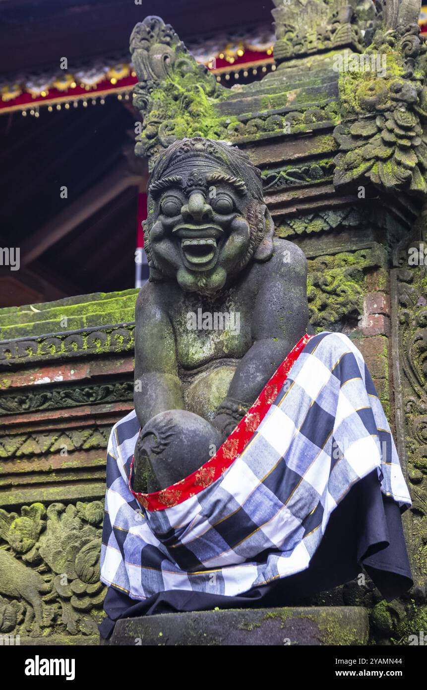 Statue in the sacred monkey forest hi-res stock photography and images ...