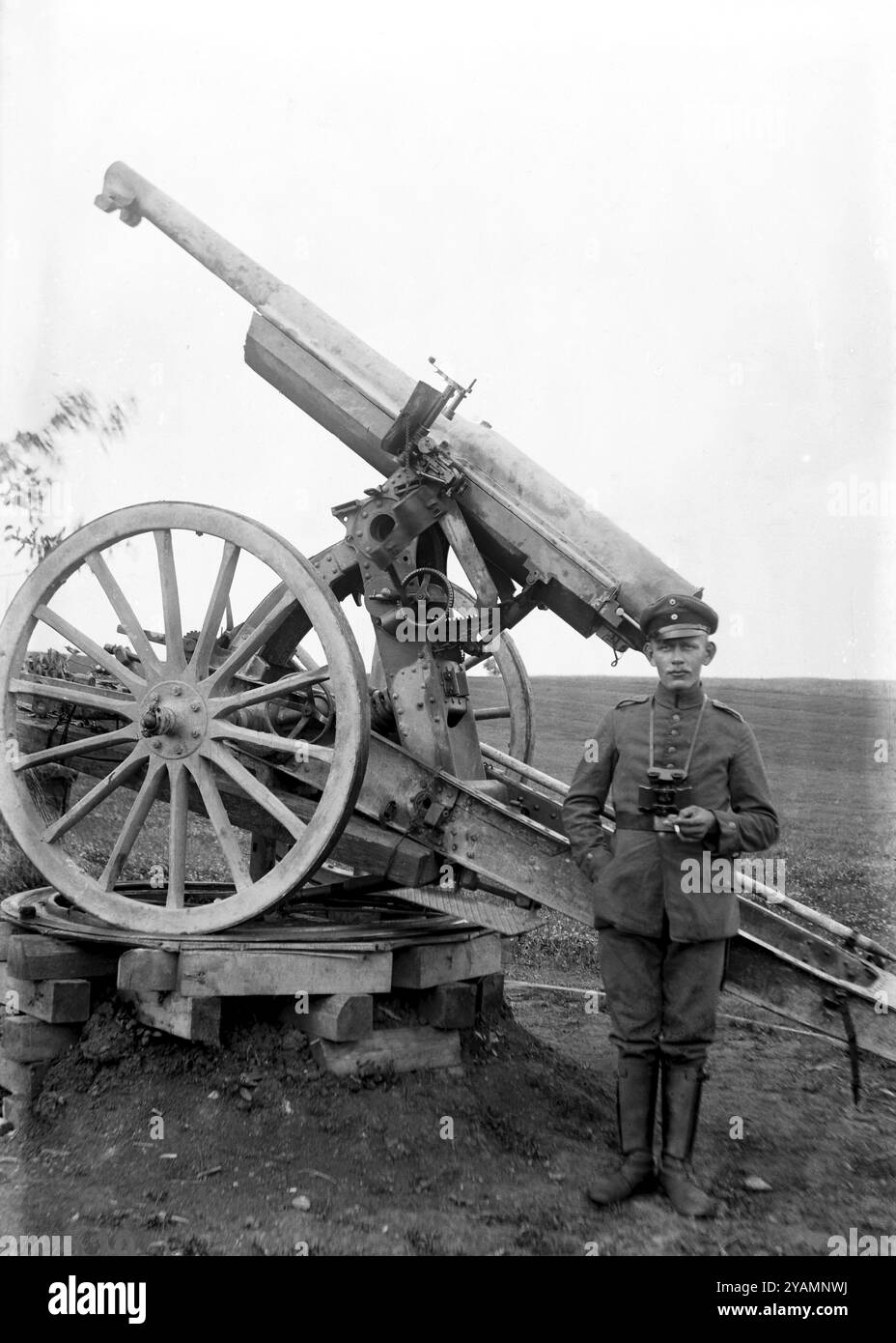 Gun mounted on swivel base. Scan from 10X15cm glass negative. On ...