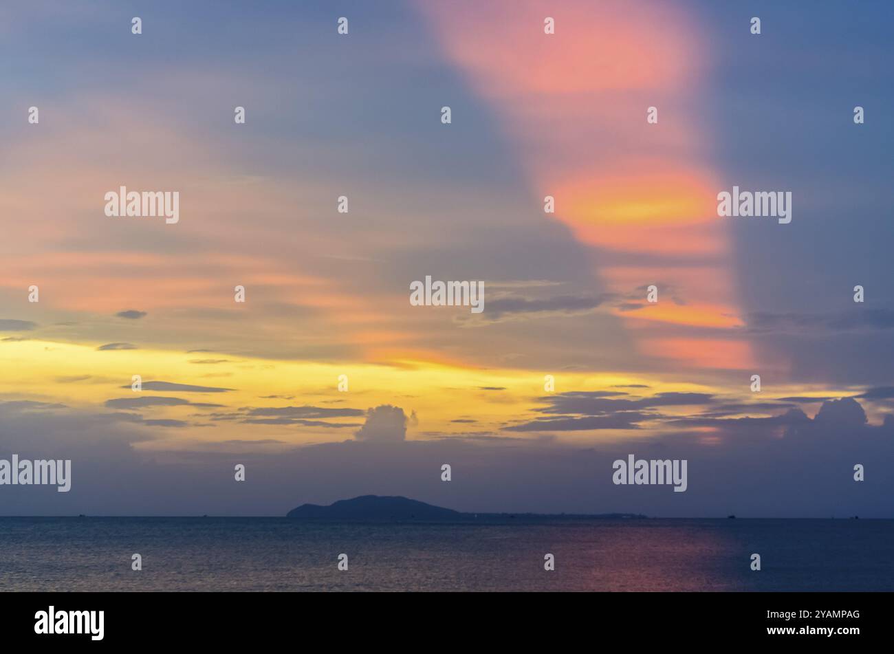 Amazing sunset view on South China sea from Sanya bay at Sanya, Hainan ...