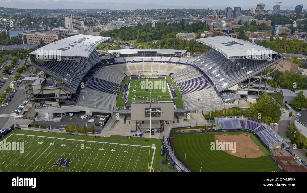 Aerial view of Husky Stadium (officially Alaska Airlines Field at Husky ...