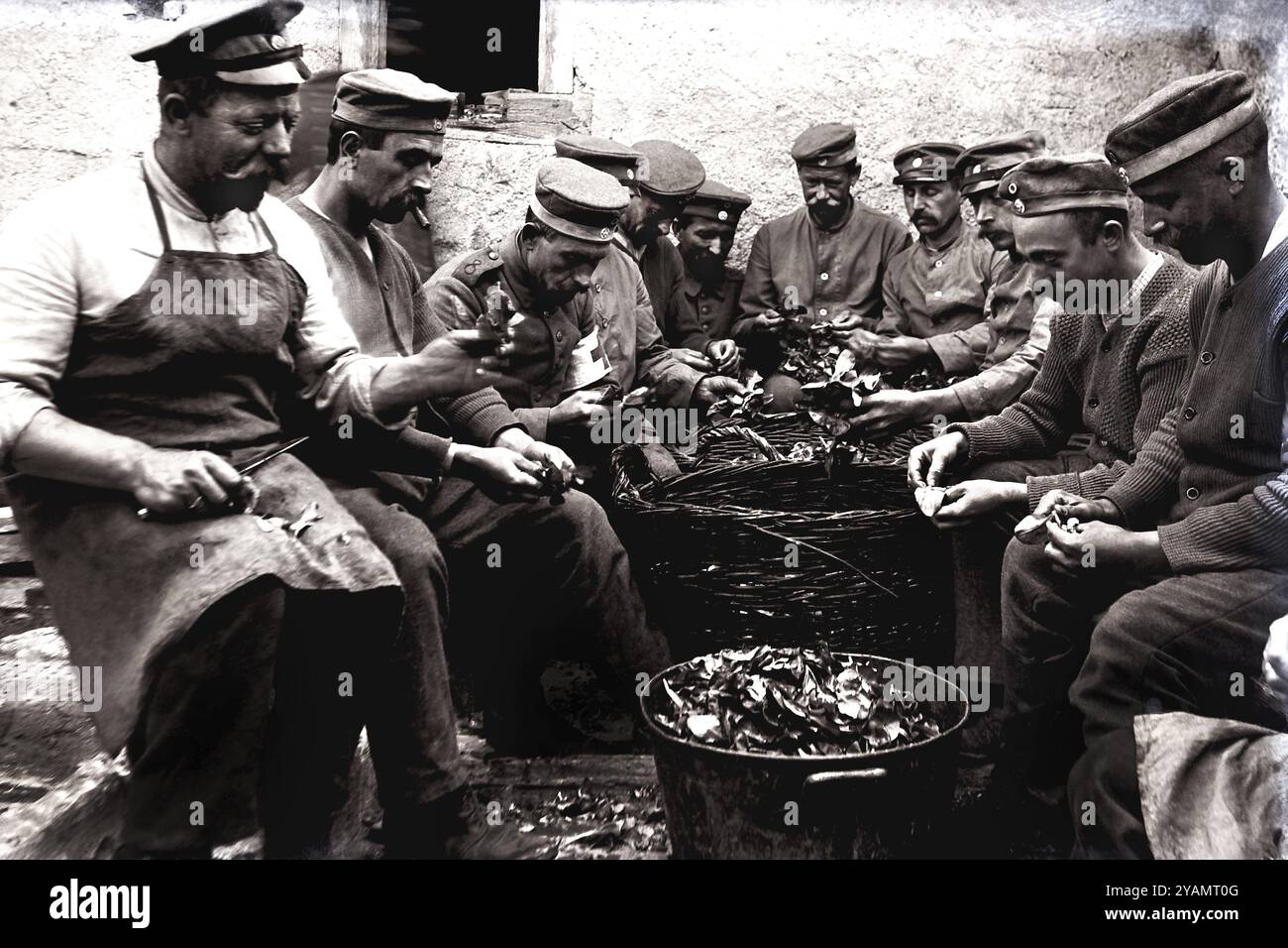 German soldiers on kitchen duty. First World War, France. German ...