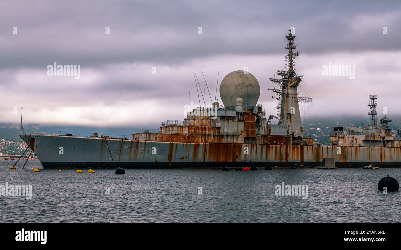 The Duquesne was a Suffren-class guided-missile frigate of the French ...