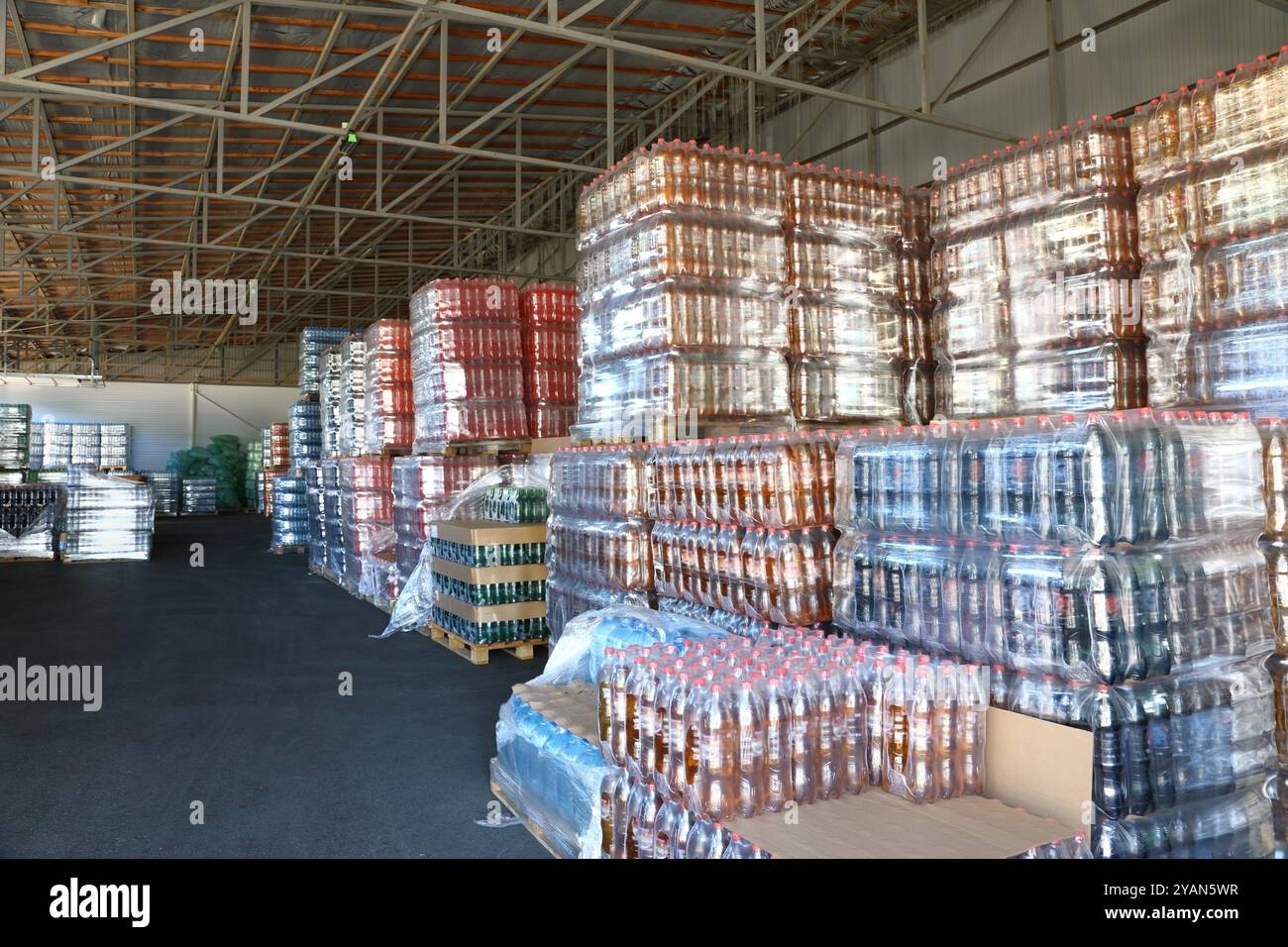 Water distribution warehouse hi-res stock photography and images - Alamy