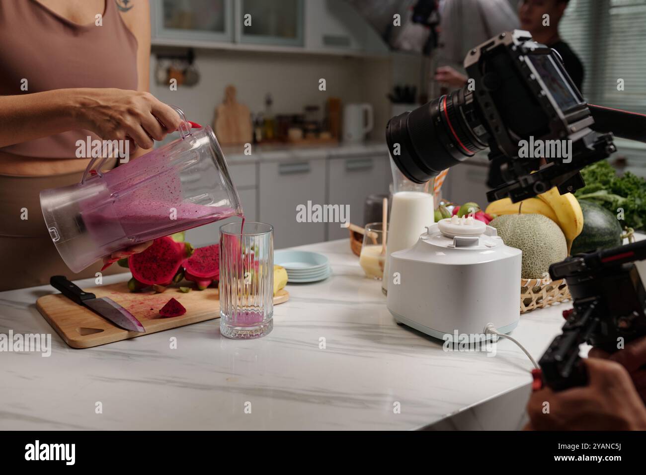 Food videographer hi-res stock photography and images - Alamy