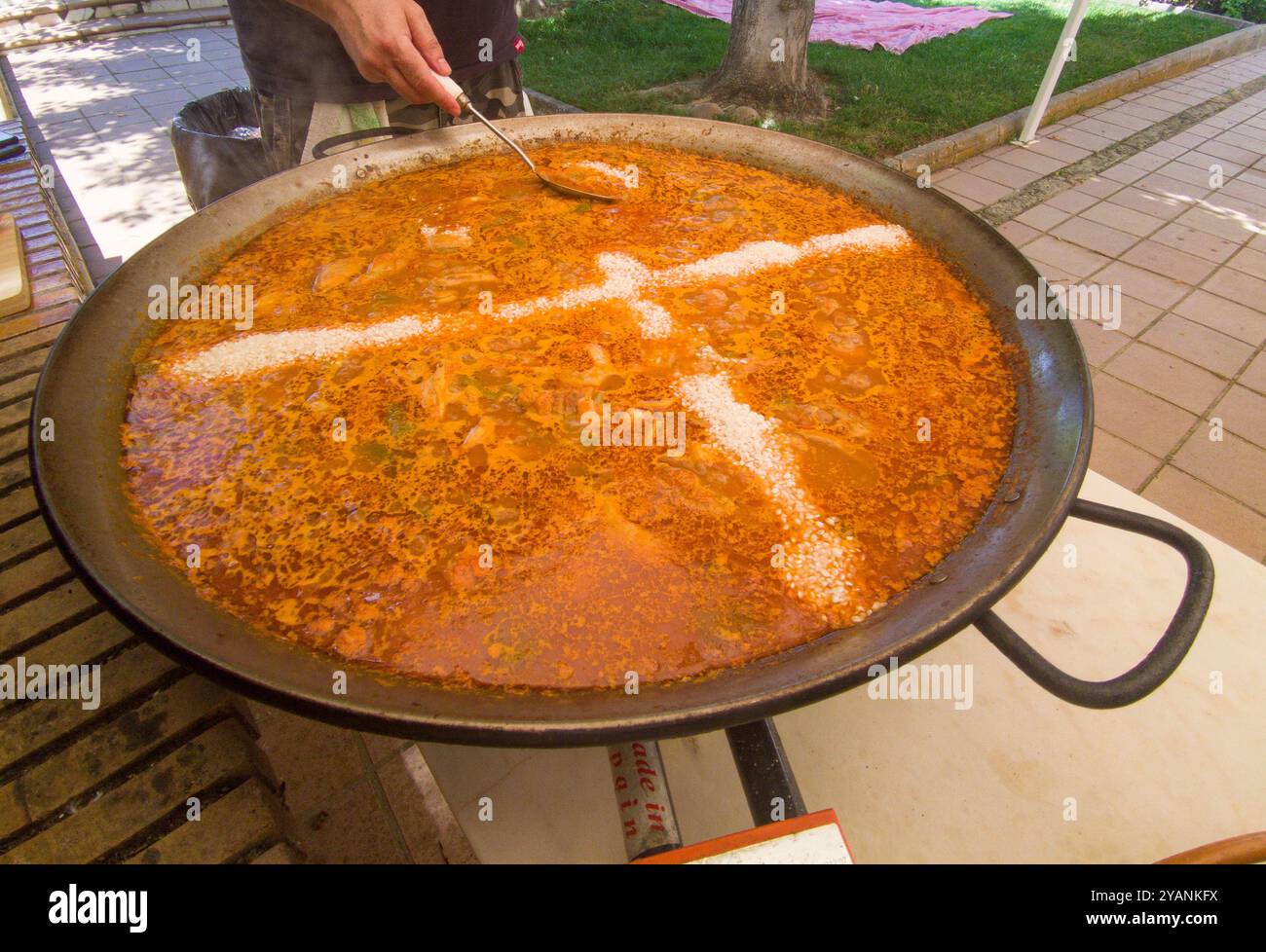 Preparation spanish paella recipe hi-res stock photography and images ...
