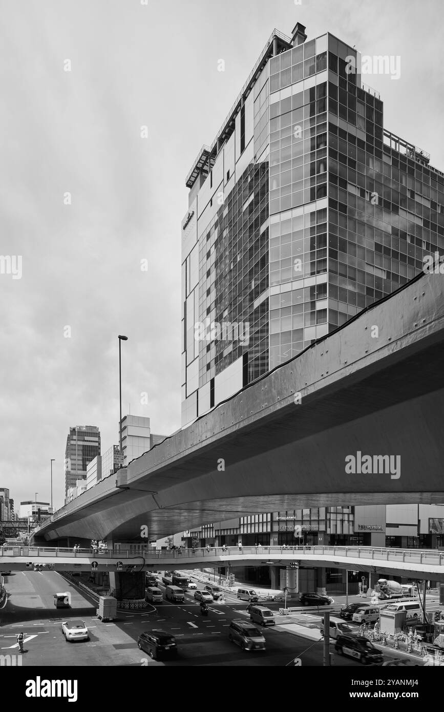 Metropolitan Expressway No. 3 and Shibuya Fukuras, multi-purpose ...