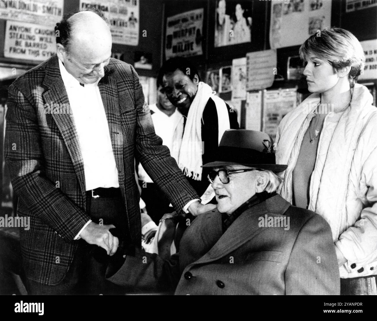 American boxing writer hi-res stock photography and images - Alamy