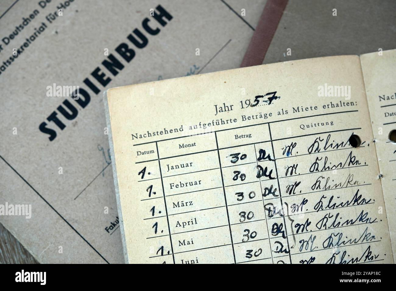 Symbol Studium GER, 20241002, Symbolbild Studium *** Symbol study GER ...