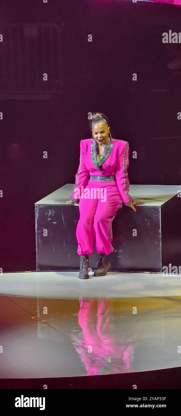 Janet jackson rhythm nation hi-res stock photography and images - Alamy