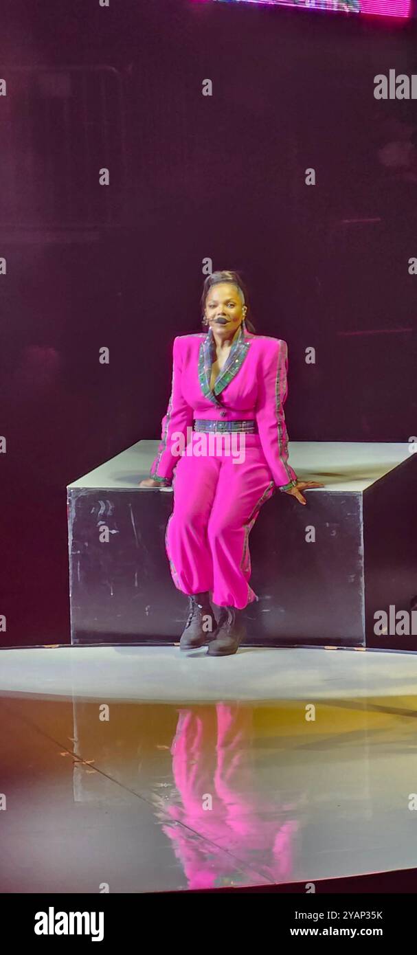 Janet jackson rhythm nation hi-res stock photography and images - Alamy