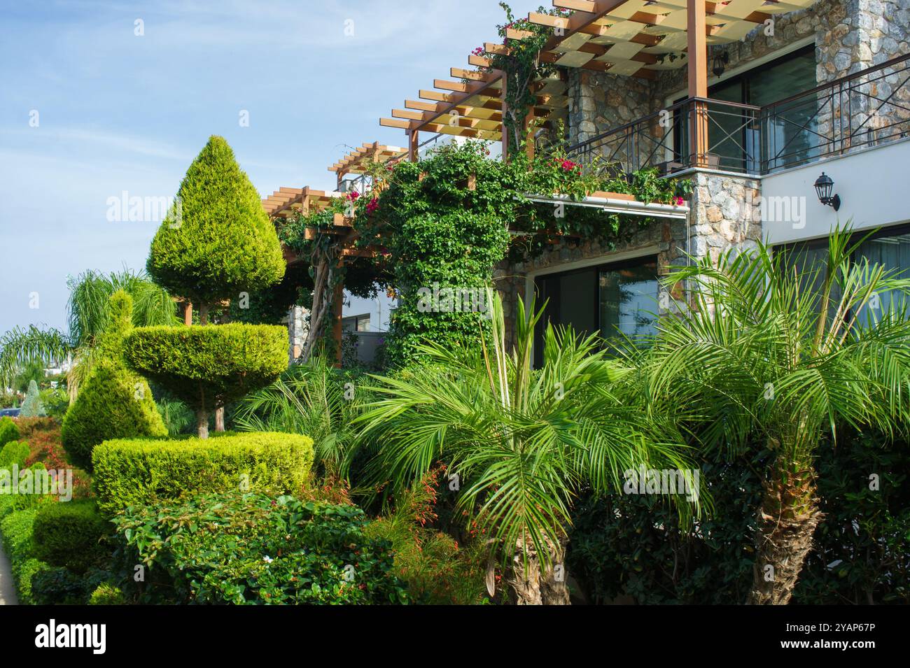 Well maintained garden showcases hi-res stock photography and images ...