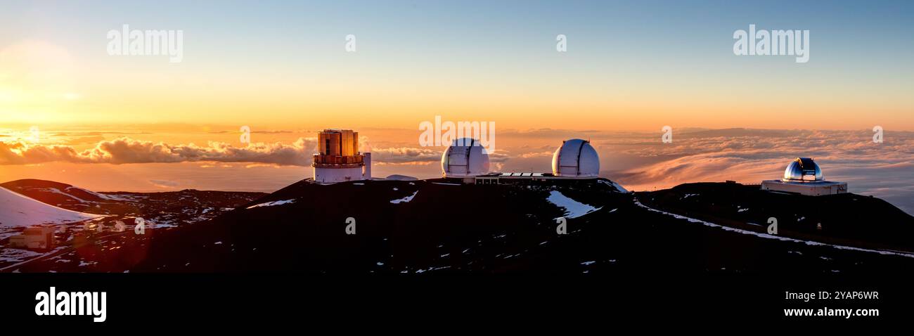 Mauna Kea at sunset with Observatories (Subaru telescope, WM Keck ...