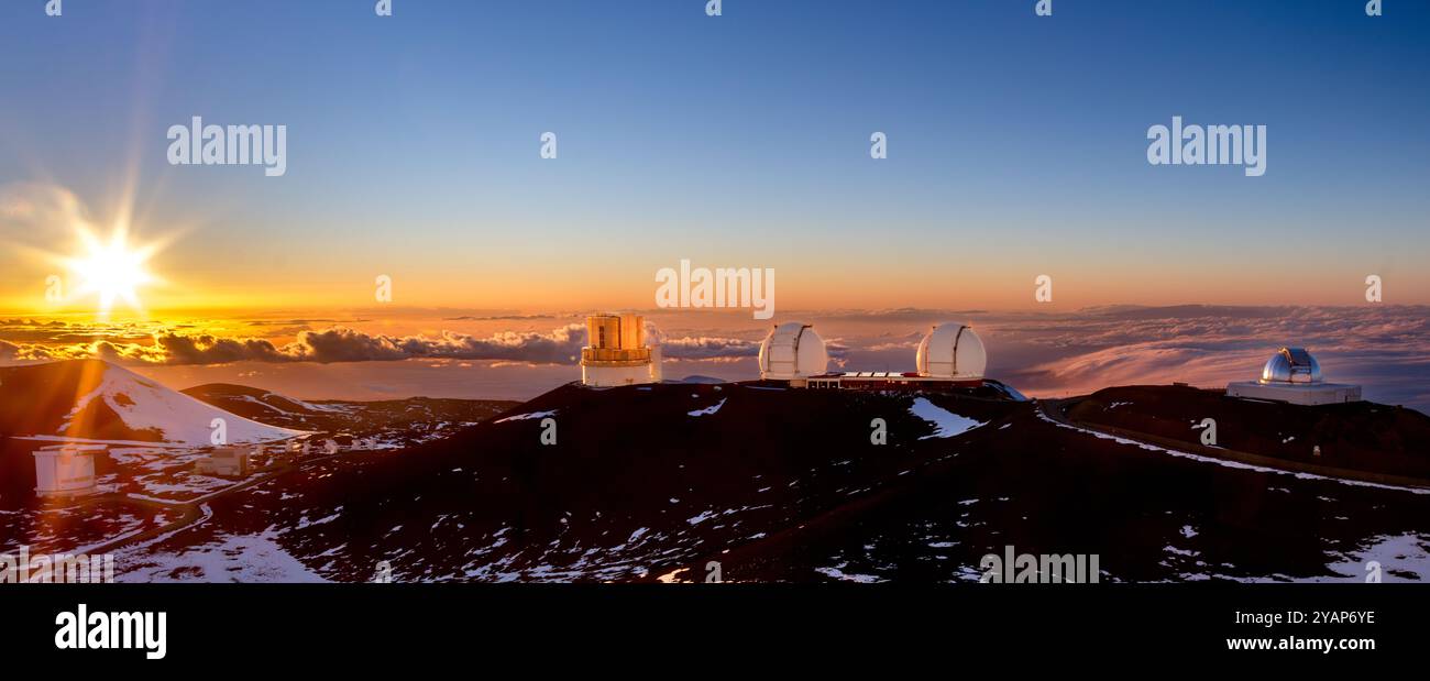 Mauna Kea at sunset with Observatories (Subaru telescope, WM Keck ...