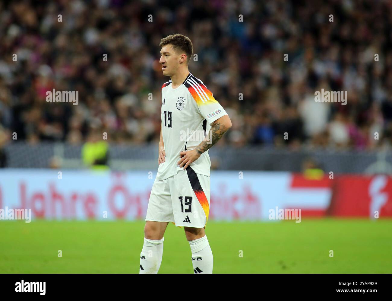 Angelo stiller deutschland stehend hi-res stock photography and images ...