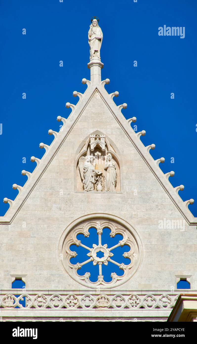 Regla triangular hi-res stock photography and images - Alamy