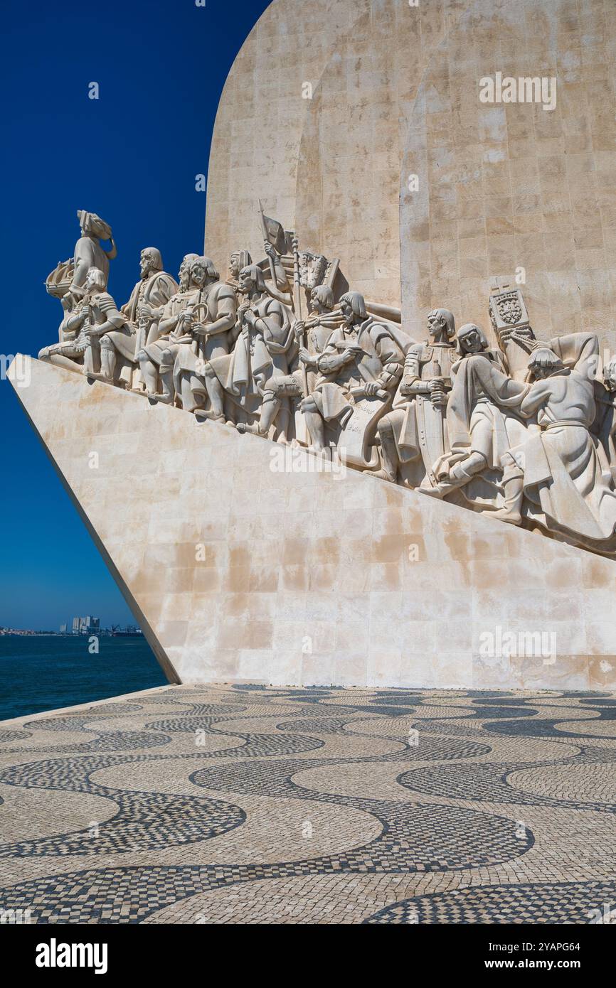Monument of the Discoveries (Padrao dos descobrimentos) a giant ...