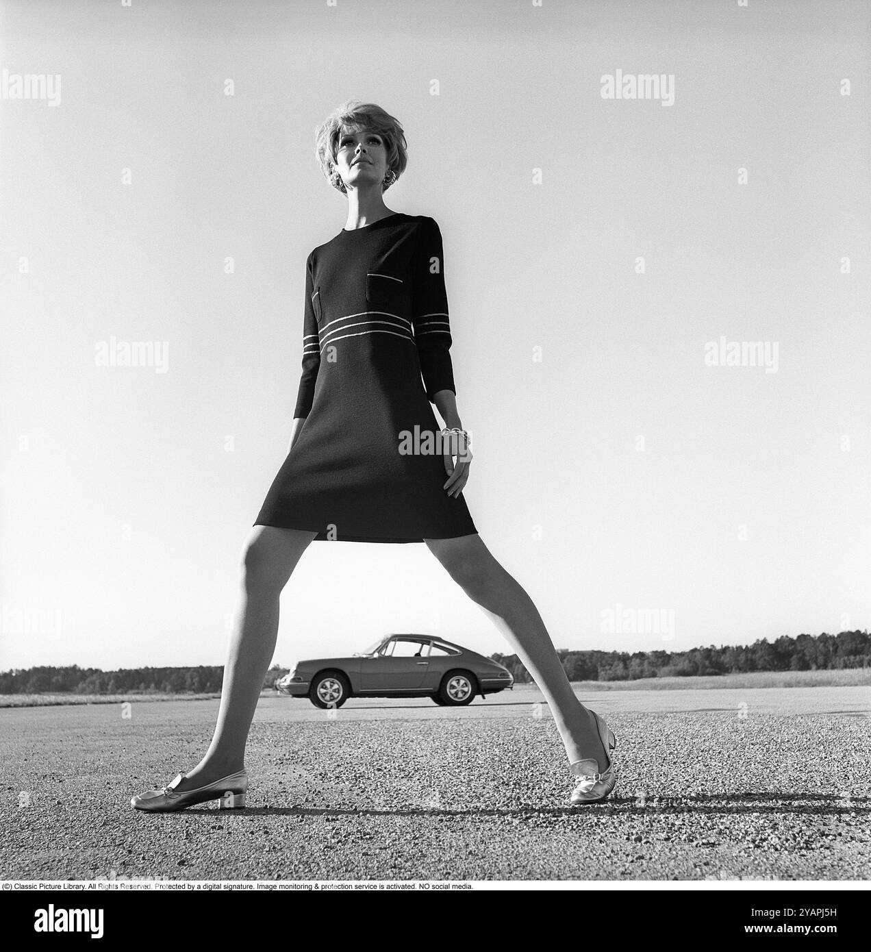 Fashion fashion models sixties hi-res stock photography and images - Alamy
