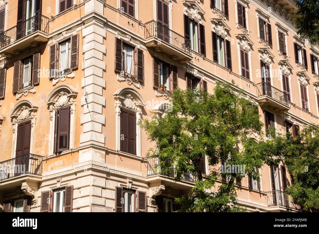 Italian architecture charming apartment hi-res stock photography and ...