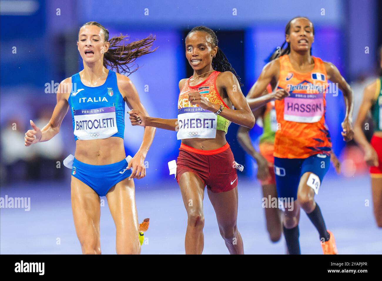 Beatrice Chebet winning in the 10.000 meters at the Paris 2024 Olympic ...