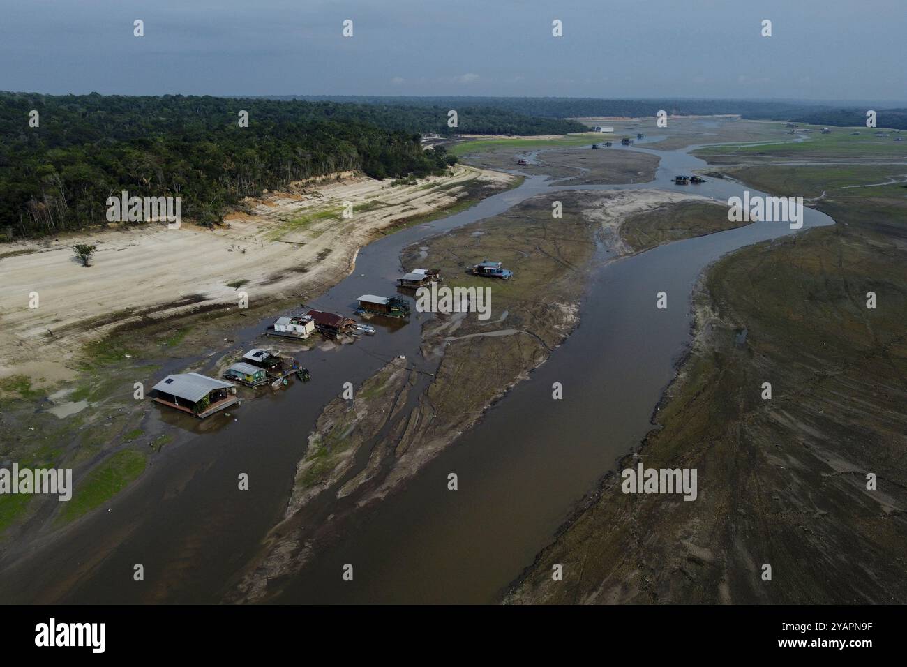 AM - MANAUS - 10/15/2024 - MANAUS, AMAZONAS, RECORD DROUGHT ON THE RIO ...