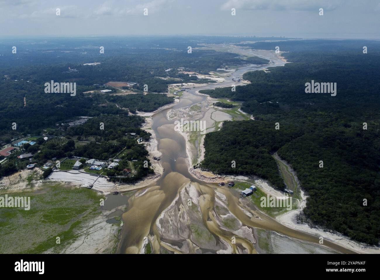 AM - MANAUS - 10/15/2024 - MANAUS, AMAZONAS, RECORD DROUGHT ON THE ...