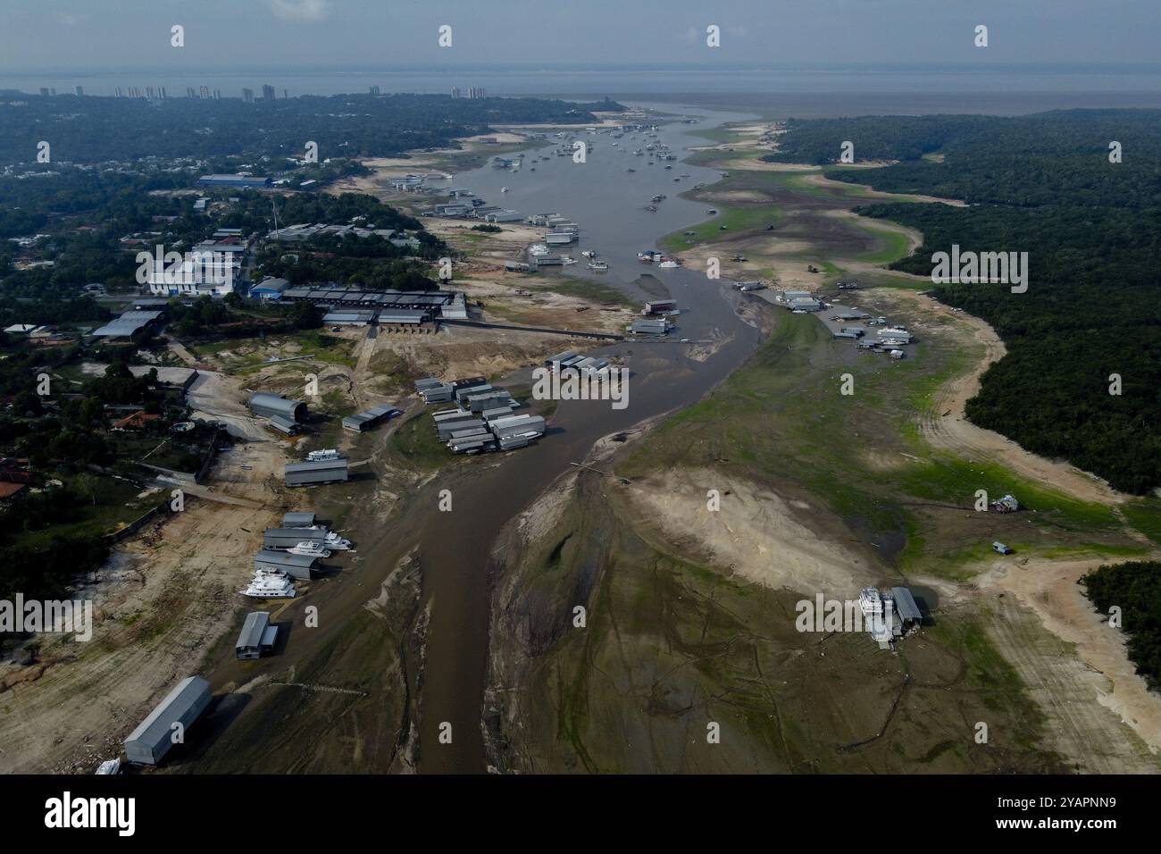 AM - MANAUS - 10/15/2024 - MANAUS, AMAZONAS, RECORD DROUGHT ON THE ...