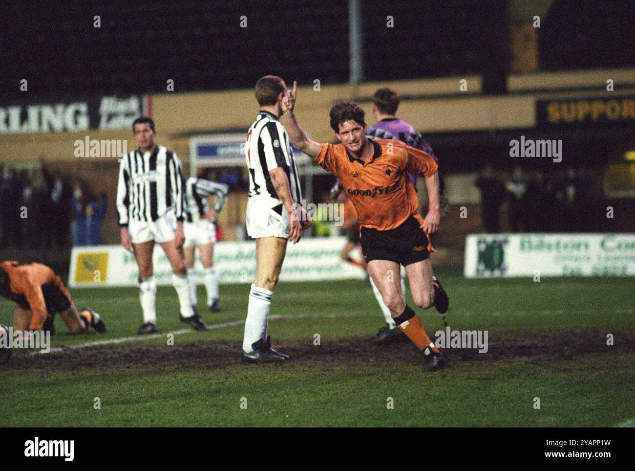 Wolverhampton Wanderers v Newcastle United at Molineux 1/4/92 6-2 Andy ...