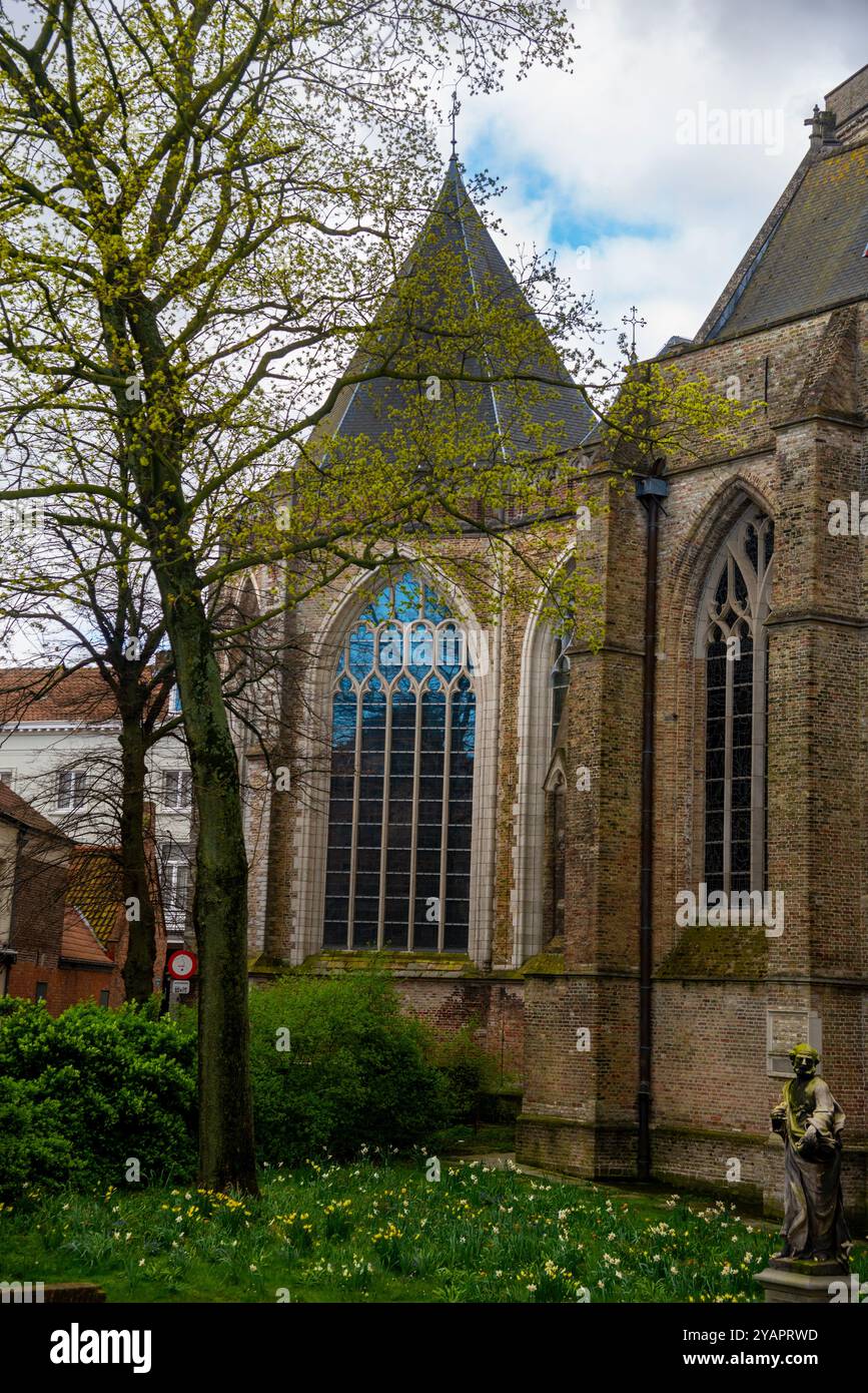 Brick trefoil arch hi-res stock photography and images - Alamy